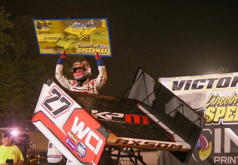 Emerson Axsom nabs Ayrton Gennetten at the line to take IRA A-Main win ...